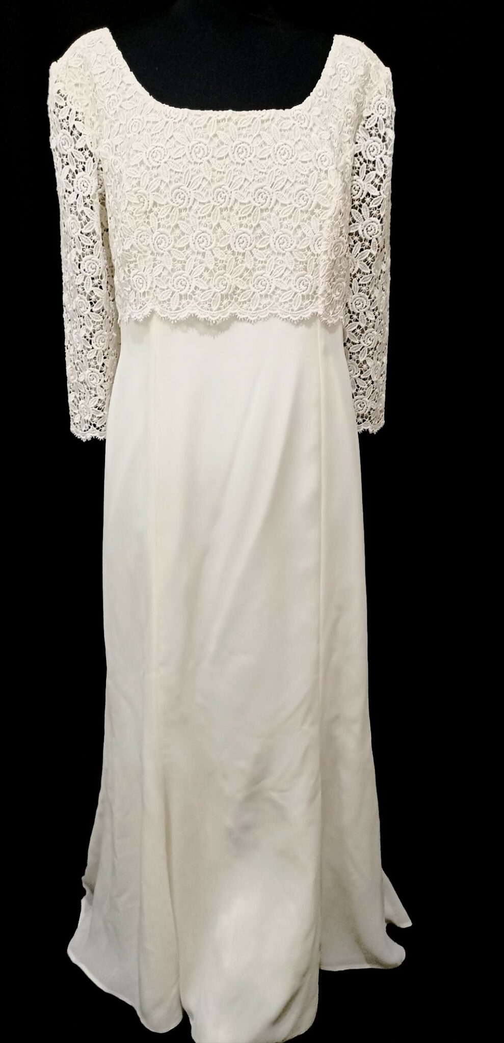 Rafflésie - Abila - Robes de mariée d'occasion à domicile - Dépôt vente